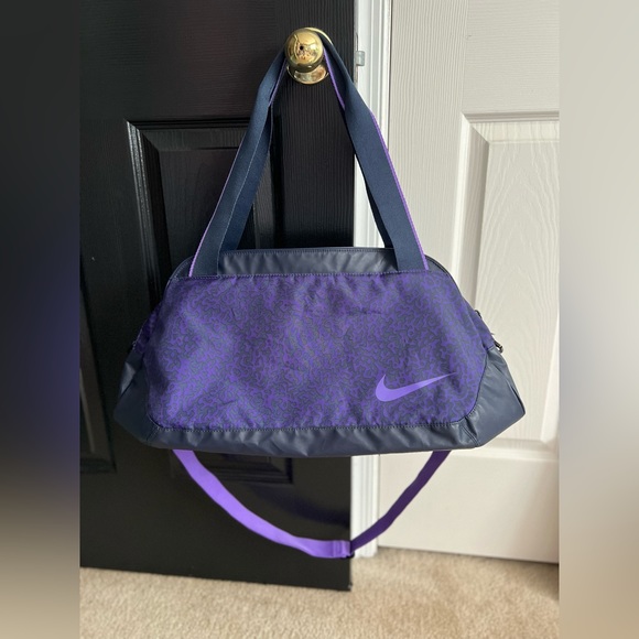 Nike | Bags | Nike Travel Weekender Bag | Poshmark